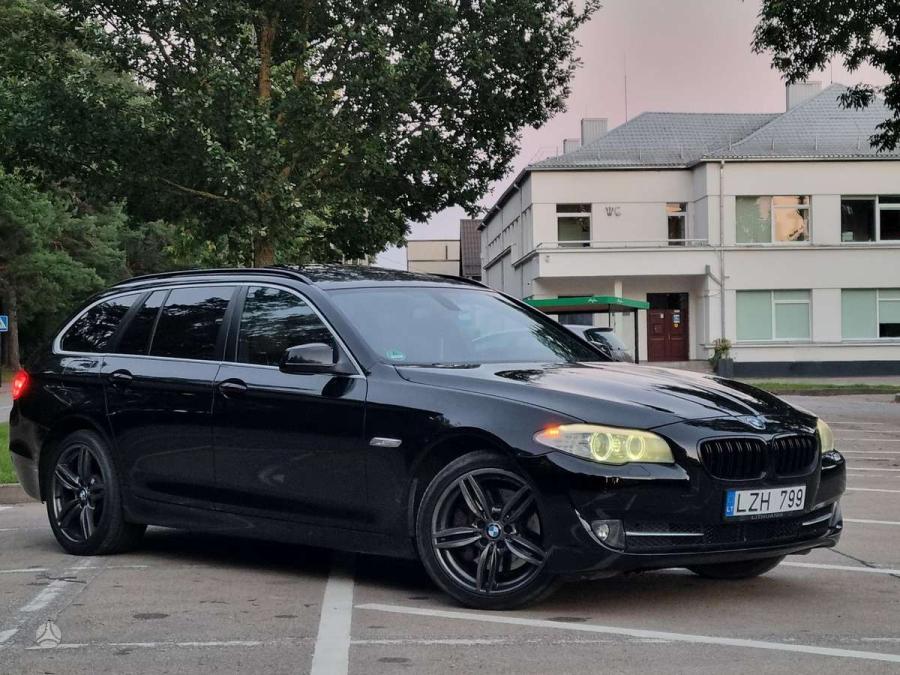 Black BMW 525 2011 in Alytus, with an engine capacity of 2.99 L and mileage of 396 thousand km for 6700 €, photo 9 on AUTOMOTO.COM.LV