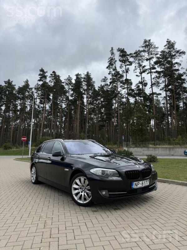 BMW 525 2011 Rīga vietnē Melns BMW 525 2011 Rīga, ar dzinēja tilpumu 3.00 L un nobraukumu 359 tūkst. km par 9700 €, foto 1 vietnē AUTOMOTO.COM.LV