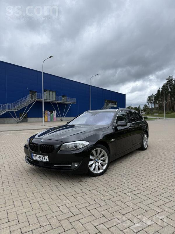 BMW 525 2011 Rīga vietnē Melns BMW 525 2011 Rīga, ar dzinēja tilpumu 3.00 L un nobraukumu 359 tūkst. km par 9700 €, foto 3 vietnē AUTOMOTO.COM.LV