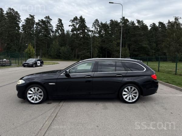 BMW 525 2011 Rīga vietnē Melns BMW 525 2011 Rīga, ar dzinēja tilpumu 3.00 L un nobraukumu 359 tūkst. km par 9700 €, foto 7 vietnē AUTOMOTO.COM.LV