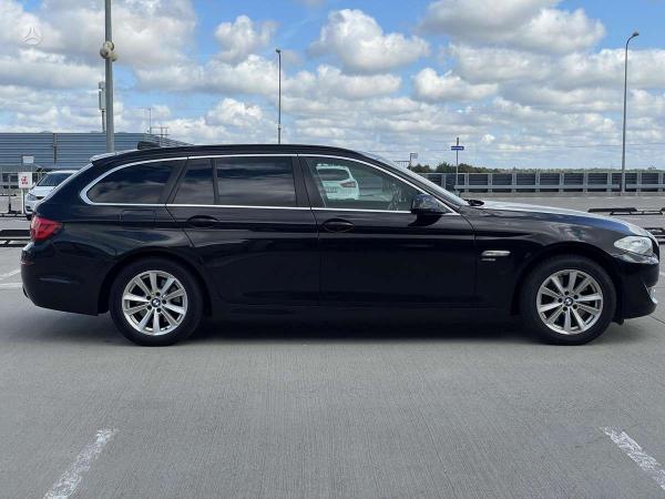 BMW 525 2011 Kauņa vietnē Melns BMW 525 2011 Kauņa, ar dzinēja tilpumu 2.00 L un nobraukumu 295 tūkst. km par 7500 €, foto 5 vietnē AUTOMOTO.COM.LV
