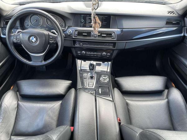 BMW 525 2011 Kauņa vietnē Melns BMW 525 2011 Kauņa, ar dzinēja tilpumu 2.00 L un nobraukumu 295 tūkst. km par 7500 €, foto 11 vietnē AUTOMOTO.COM.LV
