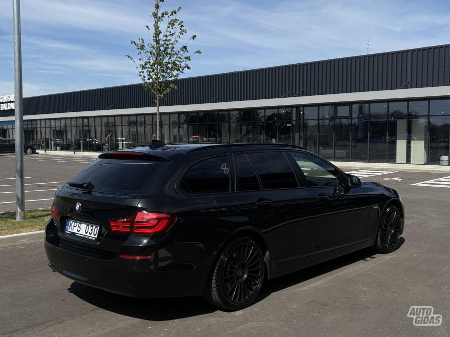 Melns BMW 525 2011 Kauņa, ar dzinēja tilpumu 3.00 L un nobraukumu 450 tūkst. km par 6800 €, foto 5 vietnē AUTOMOTO.COM.LV