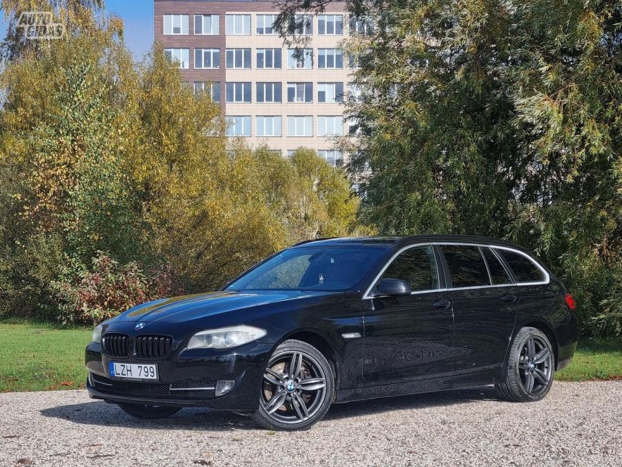 Black BMW 525 2011 in Alytus, with an engine capacity of 3.00 L and mileage of 399 thousand km for 5999 €, photo 5 on AUTOMOTO.COM.LV