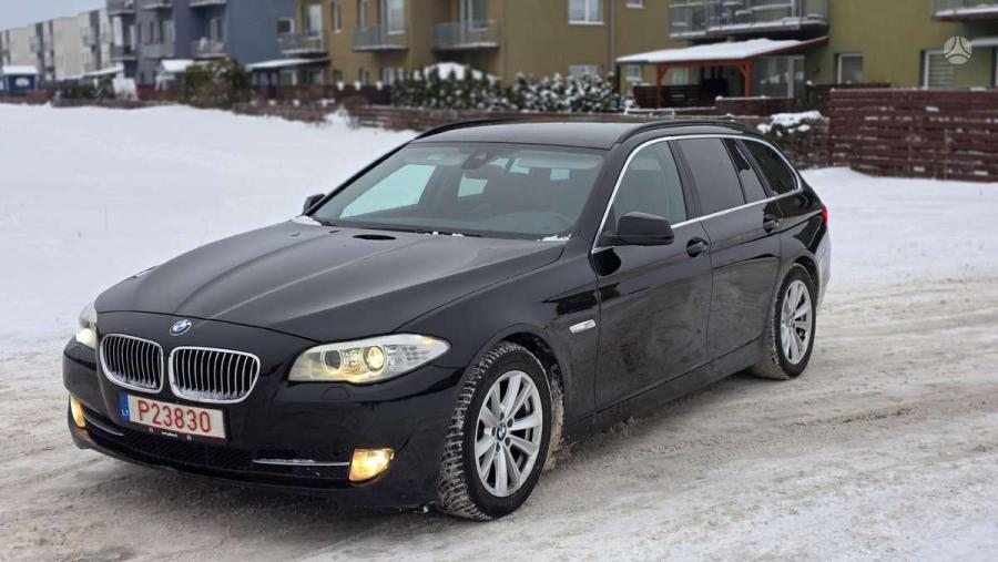Black BMW 525 2012 in Siauliai, with an engine capacity of 2.00 L and mileage of 259 thousand km for 8800 €, photo 1 on AUTOMOTO.COM.LV