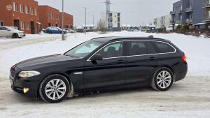 Black BMW 525 2012 in Siauliai, with an engine capacity of 2.00 L and mileage of 259 thousand km for 8800 €, photo 2 on AUTOMOTO.COM.LV