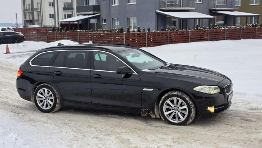 Black BMW 525 2012 in Siauliai, with an engine capacity of 2.00 L and mileage of 259 thousand km for 8800 €, photo 10 on AUTOMOTO.COM.LV
