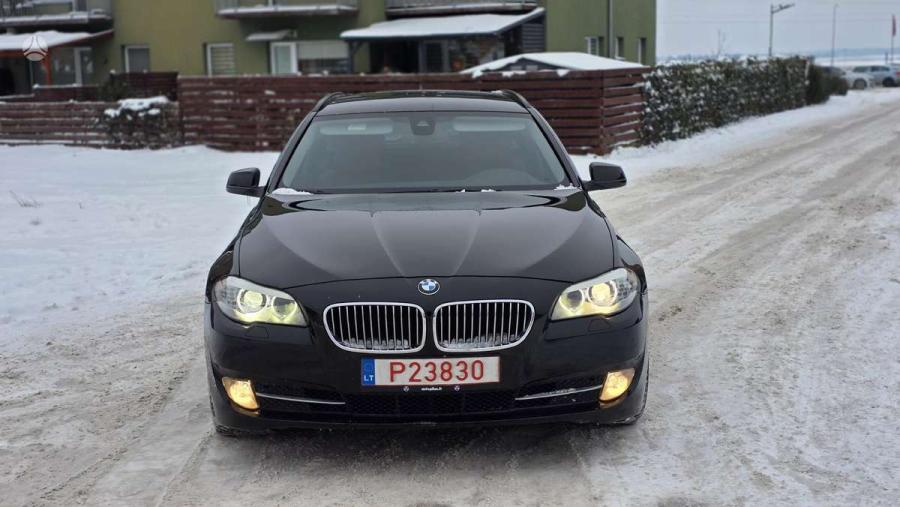 Black BMW 525 2012 in Siauliai, with an engine capacity of 2.00 L and mileage of 259 thousand km for 8800 €, photo 12 on AUTOMOTO.COM.LV