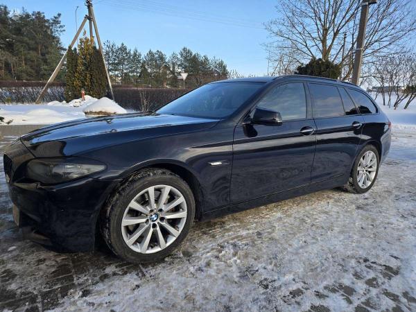 Black BMW 525 2012 in Ukmerge, with an engine capacity of 2.00 L and mileage of 245 thousand km for 6300 €, photo 2 on AUTOMOTO.COM.LV