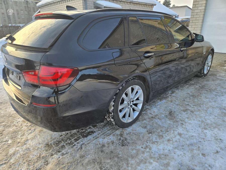 Black BMW 525 2012 in Ukmerge, with an engine capacity of 2.00 L and mileage of 245 thousand km for 6300 €, photo 7 on AUTOMOTO.COM.LV