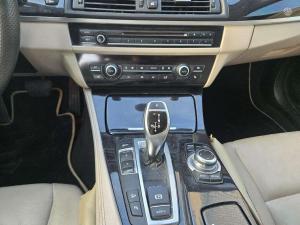 Black BMW 525 2012 in Ukmerge, with an engine capacity of 2.00 L and mileage of 245 thousand km for 6300 €, photo 9 on AUTOMOTO.COM.LV