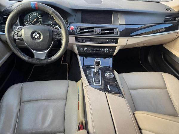 Black BMW 525 2012 in Ukmerge, with an engine capacity of 2.00 L and mileage of 245 thousand km for 6300 €, photo 10 on AUTOMOTO.COM.LV