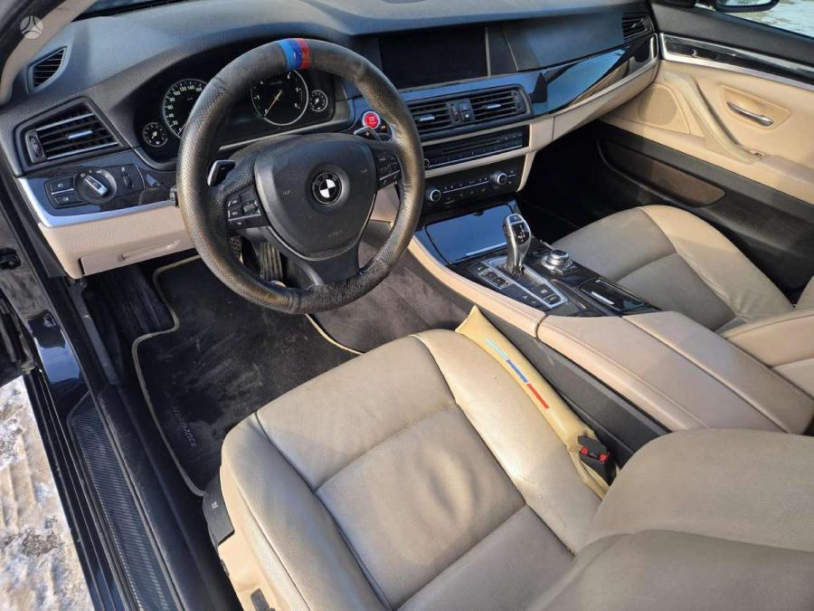 Black BMW 525 2012 in Ukmerge, with an engine capacity of 2.00 L and mileage of 245 thousand km for 6300 €, photo 11 on AUTOMOTO.COM.LV