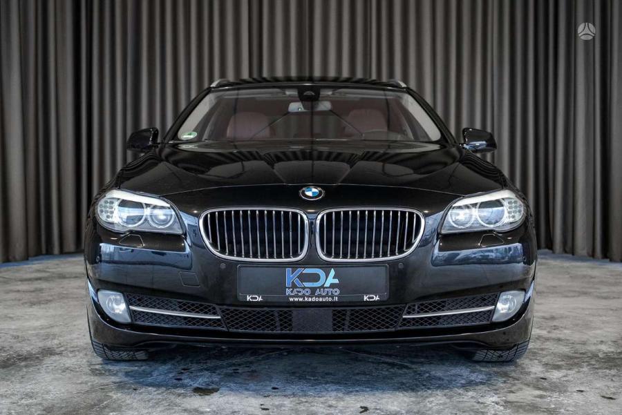 Black BMW 525 2012 in Marijampole, with an engine capacity of 2.00 L and mileage of 324 thousand km for 9450 €, photo 2 on AUTOMOTO.COM.LV