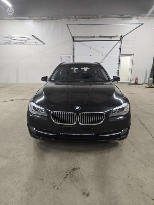 Melns BMW 525 2012 Viļņa, ar dzinēja tilpumu 2.00 L un nobraukumu 303 tūkst. km par 8500 €, foto 1 vietnē AUTOMOTO.COM.LV