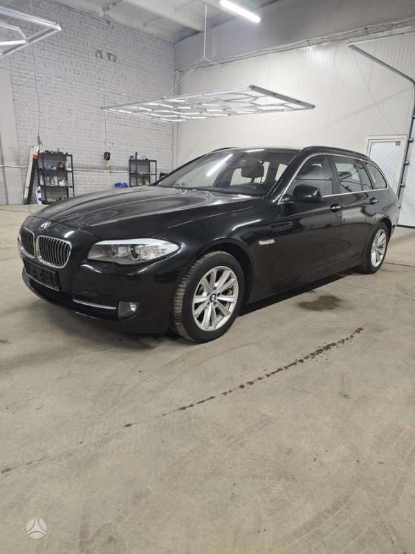 Melns BMW 525 2012 Viļņa, ar dzinēja tilpumu 2.00 L un nobraukumu 303 tūkst. km par 8500 €, foto 2 vietnē AUTOMOTO.COM.LV