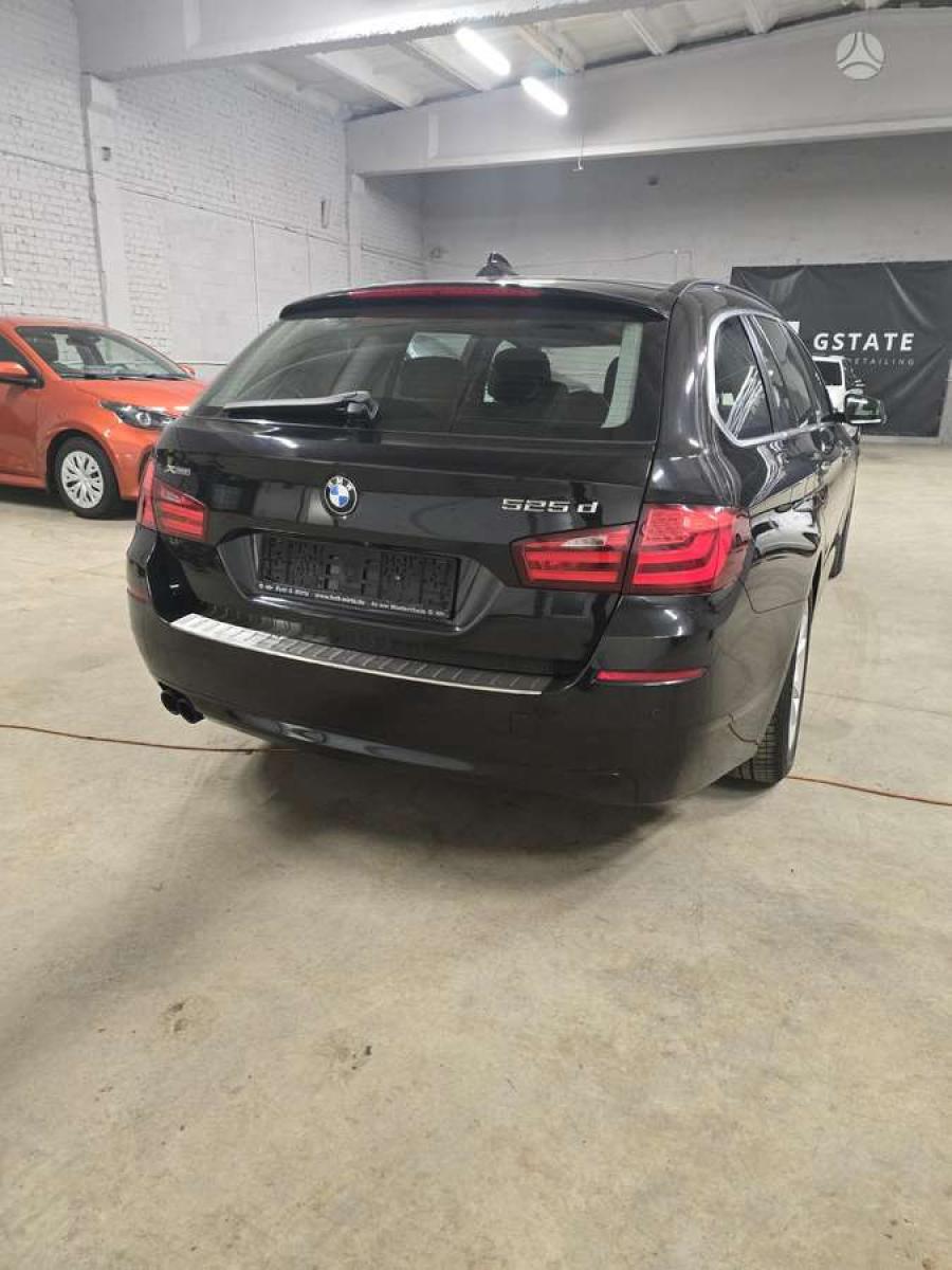 Black BMW 525 2012 in Vilnius, with an engine capacity of 2.00 L and mileage of 303 thousand km for 8500 €, photo 4 on AUTOMOTO.COM.LV