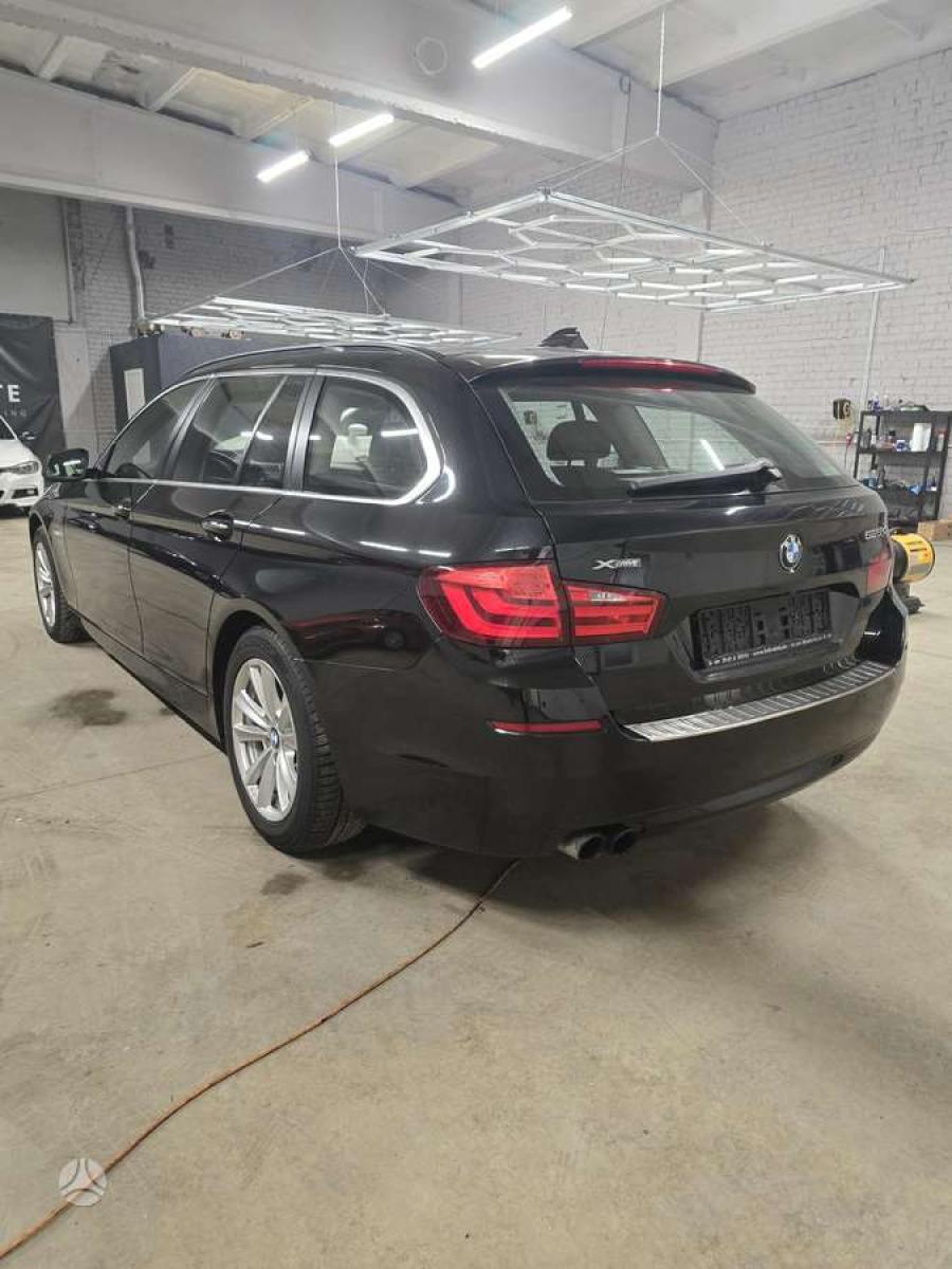 Black BMW 525 2012 in Vilnius, with an engine capacity of 2.00 L and mileage of 303 thousand km for 8500 €, photo 5 on AUTOMOTO.COM.LV