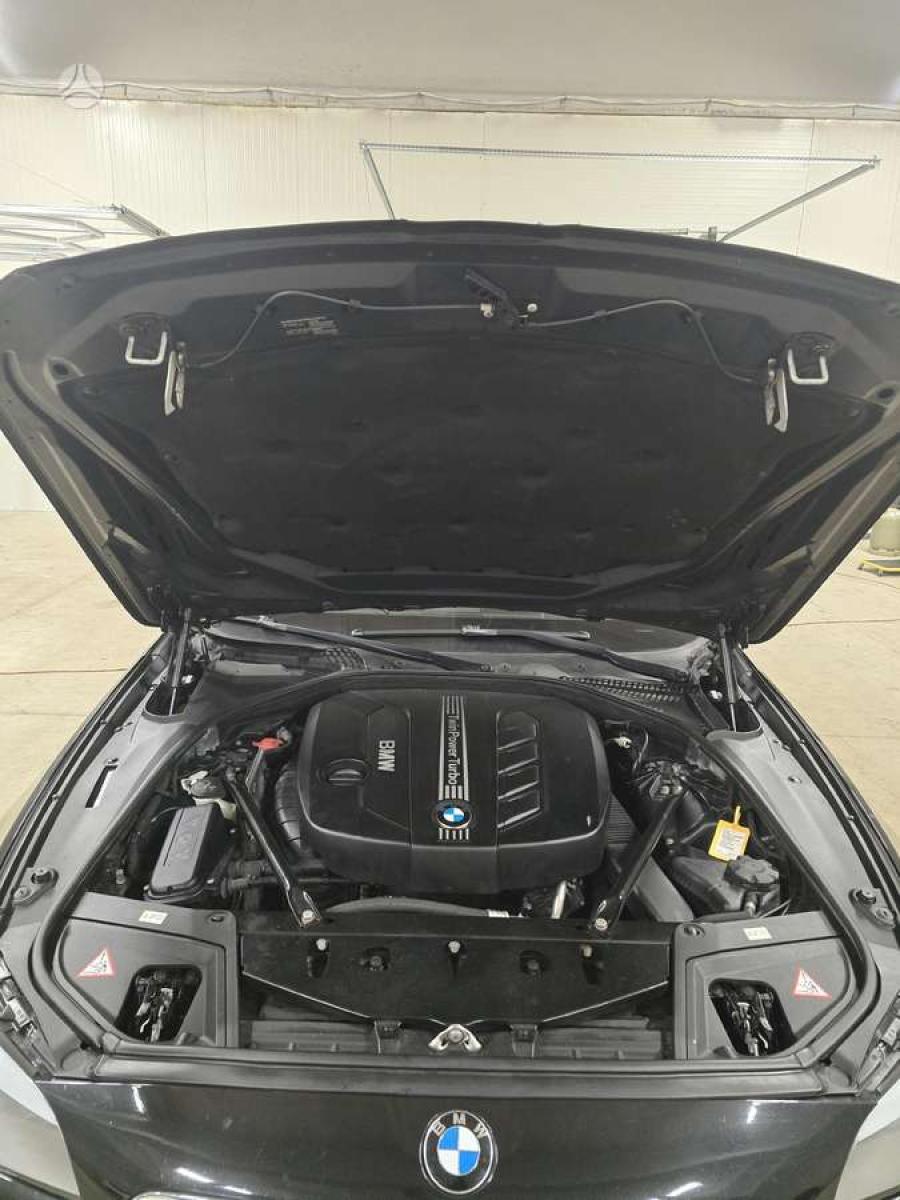Black BMW 525 2012 in Vilnius, with an engine capacity of 2.00 L and mileage of 303 thousand km for 8500 €, photo 11 on AUTOMOTO.COM.LV