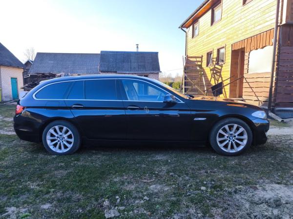 Black BMW 525 2012 in Raseiniai, with an engine capacity of 2.00 L and mileage of 286 thousand km for 7800 €, photo 2 on AUTOMOTO.COM.LV