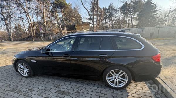 Black BMW 525 2012 in Riga, with an engine capacity of 2.00 L and mileage of 282 thousand km for 10750 €, photo 1 on AUTOMOTO.COM.LV