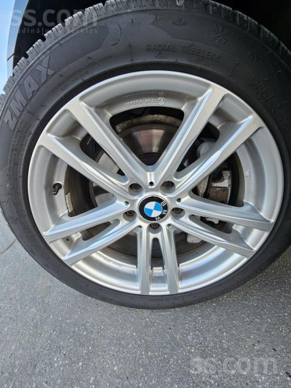 Black BMW 525 2012 in Riga, with an engine capacity of 2.00 L and mileage of 282 thousand km for 10750 €, photo 2 on AUTOMOTO.COM.LV