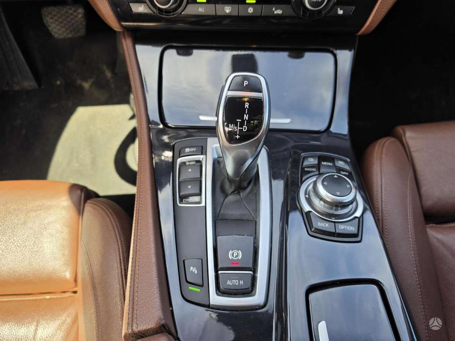 Melns BMW 525 2012 Trakai, ar dzinēja tilpumu 2.00 L un nobraukumu 235 tūkst. km par 8500 €, foto 11 vietnē AUTOMOTO.COM.LV
