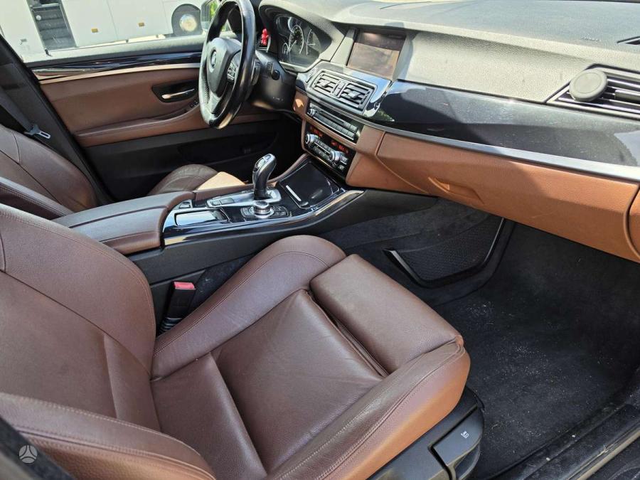Melns BMW 525 2012 Trakai, ar dzinēja tilpumu 2.00 L un nobraukumu 235 tūkst. km par 8500 €, foto 14 vietnē AUTOMOTO.COM.LV