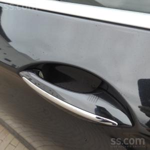Black BMW 525 2012 in Rezekne, with an engine capacity of 2.00 L and mileage of 277 thousand km for 8350 €, photo 12 on AUTOMOTO.COM.LV