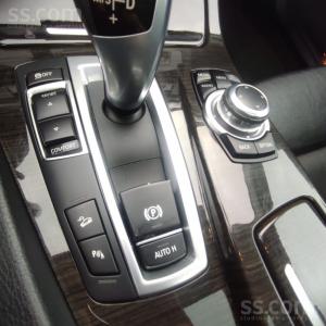 Black BMW 525 2012 in Rezekne, with an engine capacity of 2.00 L and mileage of 277 thousand km for 8350 €, photo 23 on AUTOMOTO.COM.LV