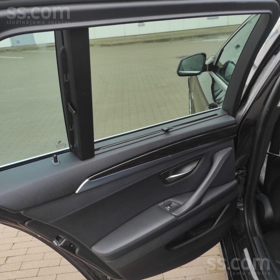 Black BMW 525 2012 in Rezekne, with an engine capacity of 2.00 L and mileage of 277 thousand km for 8350 €, photo 34 on AUTOMOTO.COM.LV