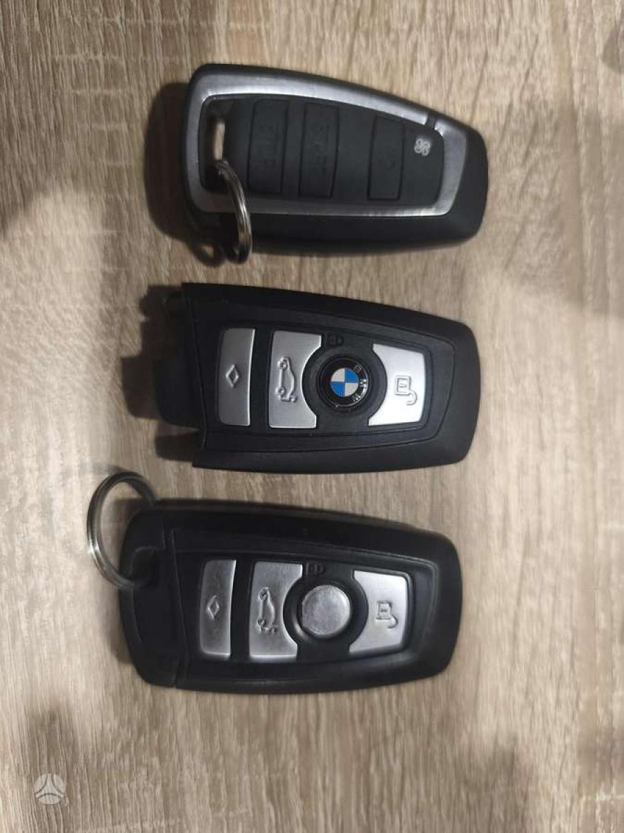 Black BMW 525 2012 in Marijampole, with an engine capacity of 2.00 L and mileage of 340 thousand km for 7900 €, photo 4 on AUTOMOTO.COM.LV