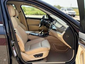 Black BMW 525 2012 in Ukmerge, with an engine capacity of 2.00 L and mileage of 227 thousand km for 8900 €, photo 8 on AUTOMOTO.COM.LV