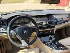 Black BMW 525 2012 in Ukmerge, with an engine capacity of 2.00 L and mileage of 227 thousand km for 8900 €, photo 10 on AUTOMOTO.COM.LV