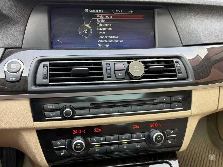 Black BMW 525 2012 in Ukmerge, with an engine capacity of 2.00 L and mileage of 227 thousand km for 8900 €, photo 12 on AUTOMOTO.COM.LV