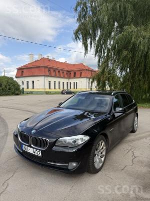Black BMW 525 2012 in Saldus, with an engine capacity of 2.00 L and mileage of 373 thousand km for 9300 €, photo  on AUTOMOTO.COM.LV