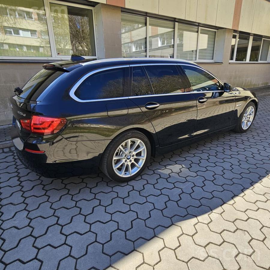 Black BMW 525 2012 in Riga, with an engine capacity of 2.00 L and mileage of 316 thousand km for 6600 €, photo 4 on AUTOMOTO.COM.LV
