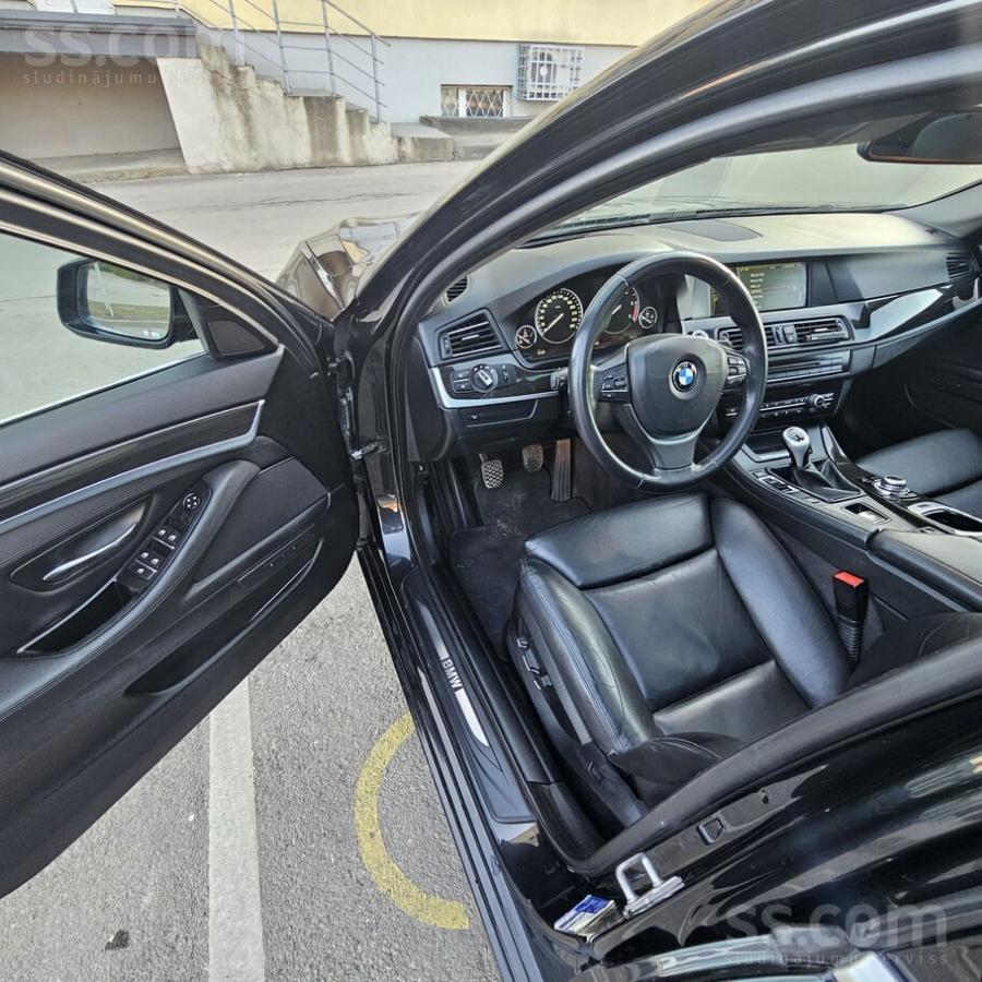 Black BMW 525 2012 in Riga, with an engine capacity of 2.00 L and mileage of 316 thousand km for 6600 €, photo 17 on AUTOMOTO.COM.LV