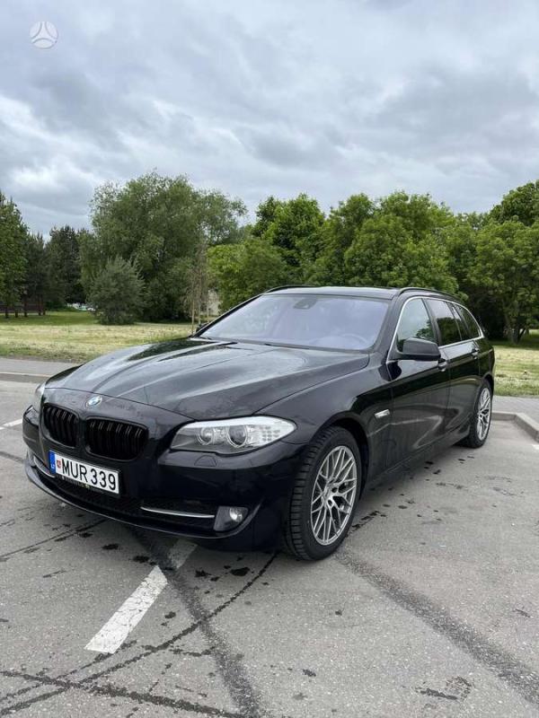 Black BMW 525 2012 in Panevezys, with an engine capacity of 2.00 L and mileage of 365 thousand km for 9000 €, photo 1 on AUTOMOTO.COM.LV