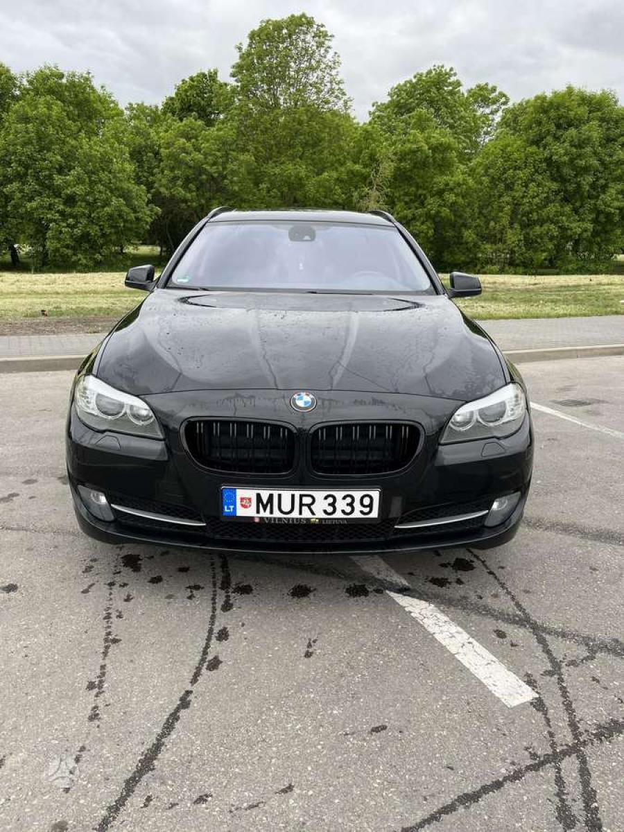 Black BMW 525 2012 in Panevezys, with an engine capacity of 2.00 L and mileage of 365 thousand km for 9000 €, photo 3 on AUTOMOTO.COM.LV