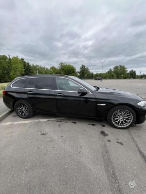 Black BMW 525 2012 in Panevezys, with an engine capacity of 2.00 L and mileage of 365 thousand km for 9000 €, photo 4 on AUTOMOTO.COM.LV