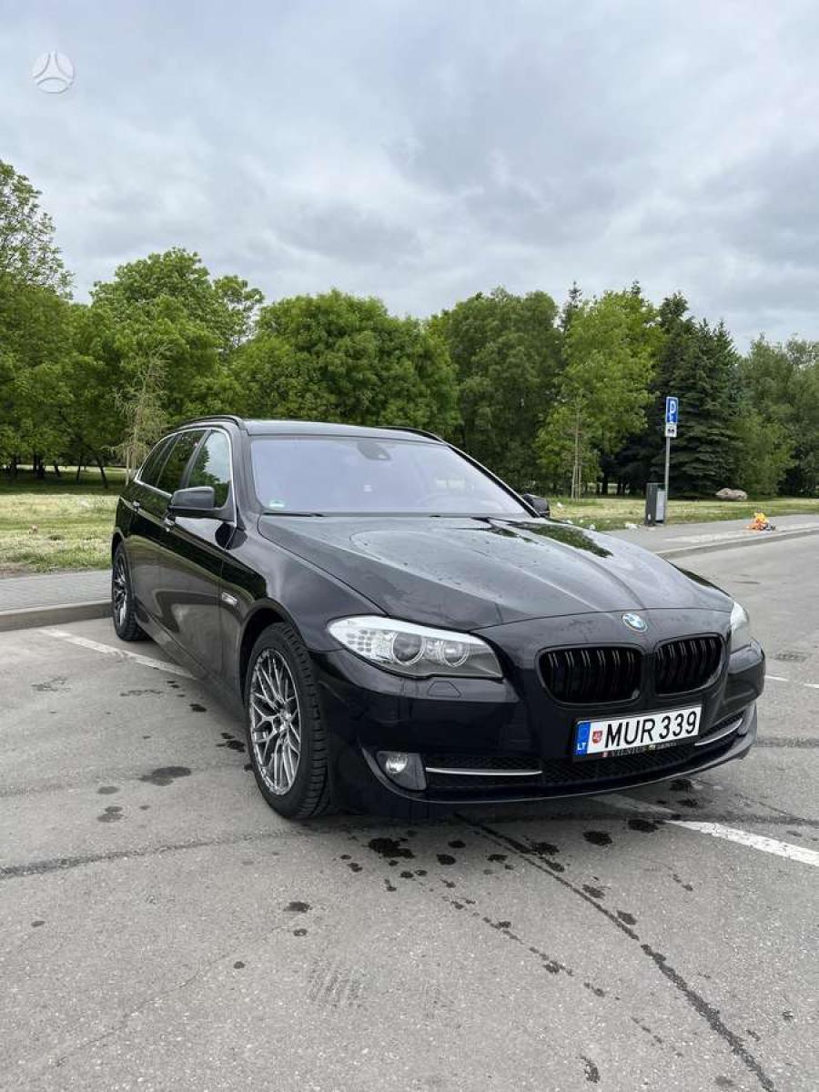 Black BMW 525 2012 in Panevezys, with an engine capacity of 2.00 L and mileage of 365 thousand km for 9000 €, photo 5 on AUTOMOTO.COM.LV