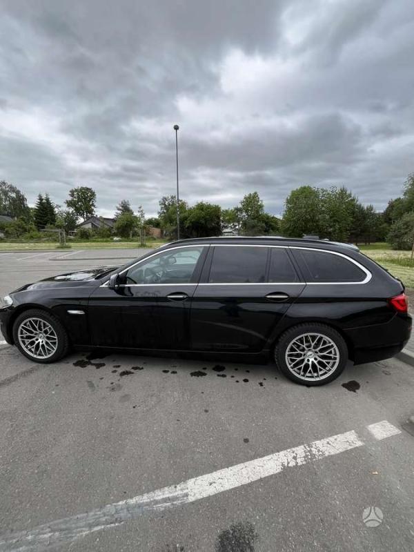 Black BMW 525 2012 in Panevezys, with an engine capacity of 2.00 L and mileage of 365 thousand km for 9000 €, photo 6 on AUTOMOTO.COM.LV