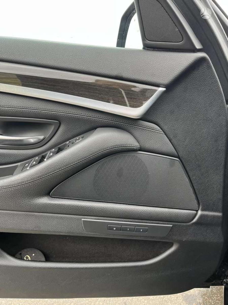 Black BMW 525 2012 in Panevezys, with an engine capacity of 2.00 L and mileage of 365 thousand km for 9000 €, photo 17 on AUTOMOTO.COM.LV
