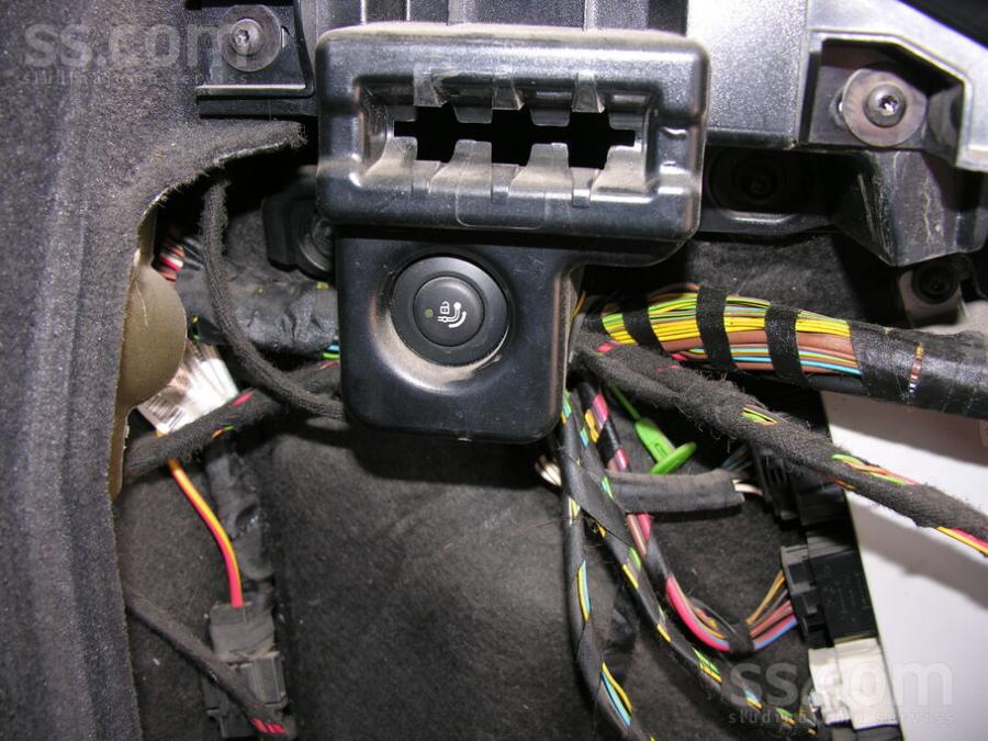 Black BMW 525 2013 in Riga, with an engine capacity of 2.00 L and mileage of 0 thousand km for 9350 €, photo 7 on AUTOMOTO.COM.LV