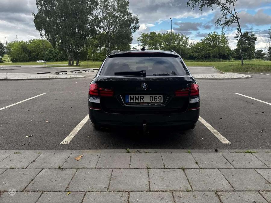 Black BMW 525 2013 in Kaunas, with an engine capacity of 2.00 L and mileage of 316 thousand km for 9800 €, photo 6 on AUTOMOTO.COM.LV
