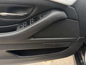 Black BMW 525 2013 in Kaunas, with an engine capacity of 2.00 L and mileage of 316 thousand km for 9800 €, photo 8 on AUTOMOTO.COM.LV