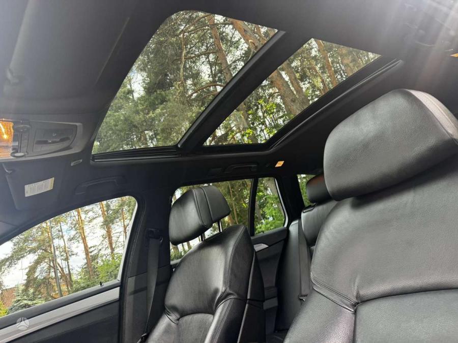 Black BMW 525 2013 in Kaunas, with an engine capacity of 2.00 L and mileage of 316 thousand km for 9800 €, photo 11 on AUTOMOTO.COM.LV