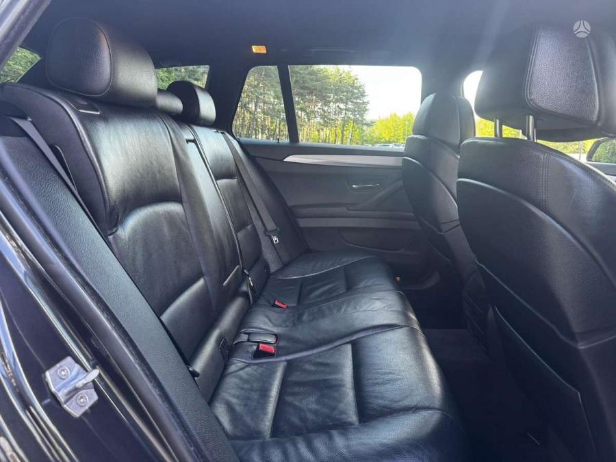 Black BMW 525 2013 in Kaunas, with an engine capacity of 2.00 L and mileage of 316 thousand km for 9800 €, photo 14 on AUTOMOTO.COM.LV