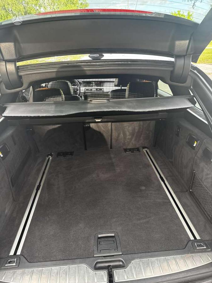 Black BMW 525 2013 in Kaunas, with an engine capacity of 2.00 L and mileage of 316 thousand km for 9800 €, photo 17 on AUTOMOTO.COM.LV